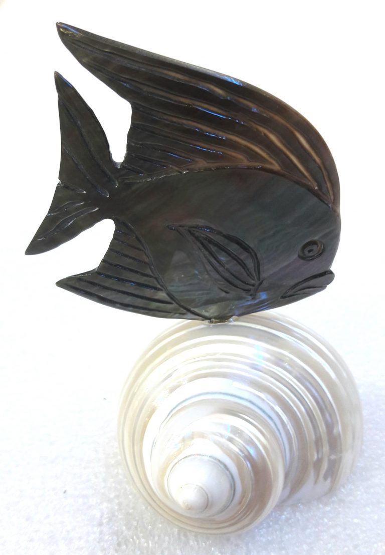 Poisson sur coquillage en nacre fabrication française | Boutique ...